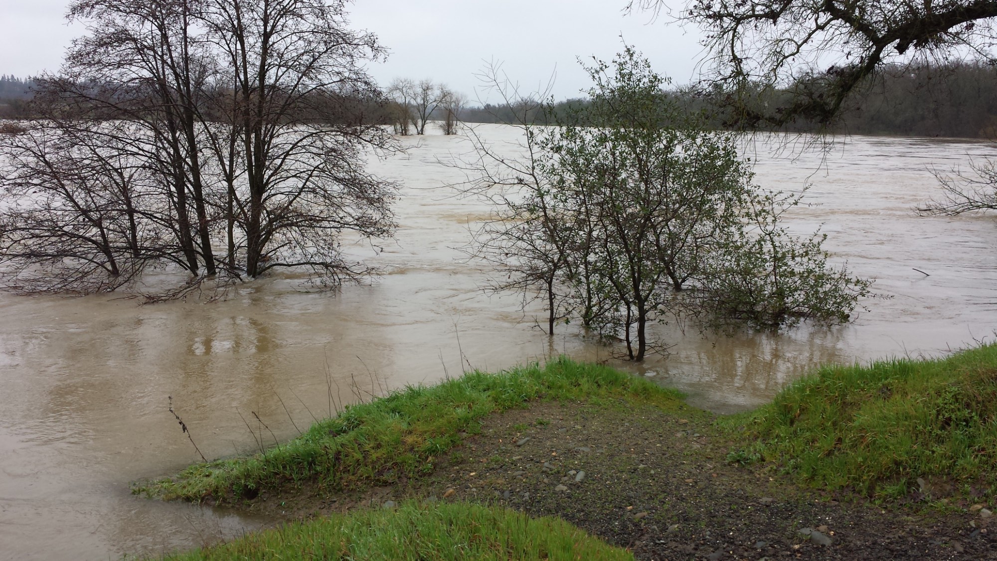 Solve high waters jigsaw puzzle online with 198 pieces