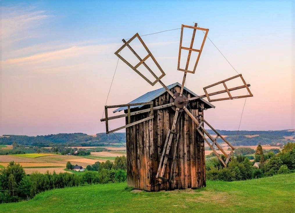 Solve Wind Relic jigsaw puzzle online with 88 pieces