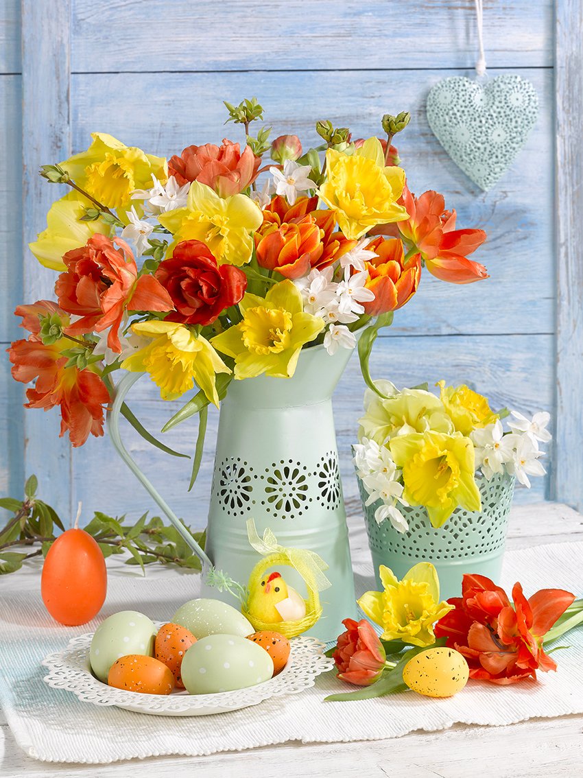 Solve Spring Flowers (Large) jigsaw puzzle online with 176 pieces