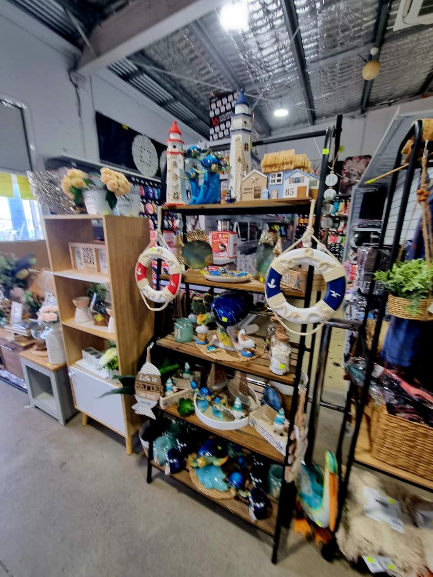 Solve Inside jigsaw puzzle online with 35 pieces