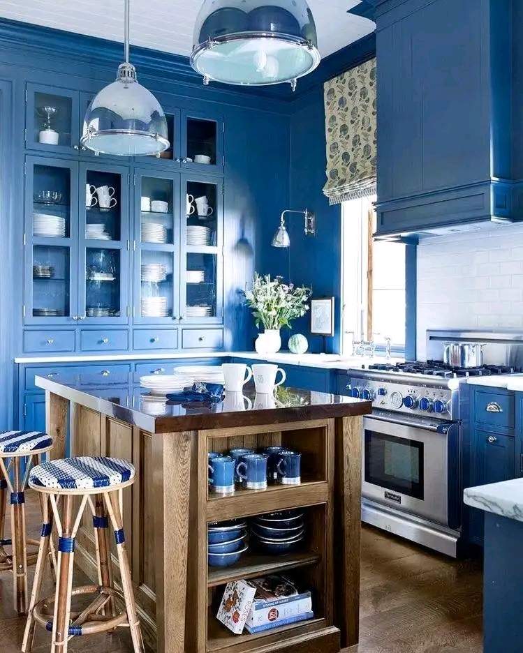 Solve AWARD WINNING KITCHEN jigsaw puzzle online with 63 pieces