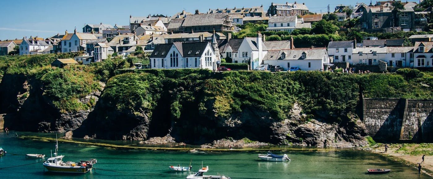 Solve Port Isaacs, Cornwall, UK jigsaw puzzle online with 112 pieces