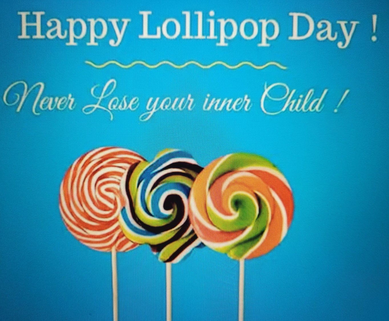 Solve July 20 National Lollipop Day jigsaw puzzle online with 20 pieces