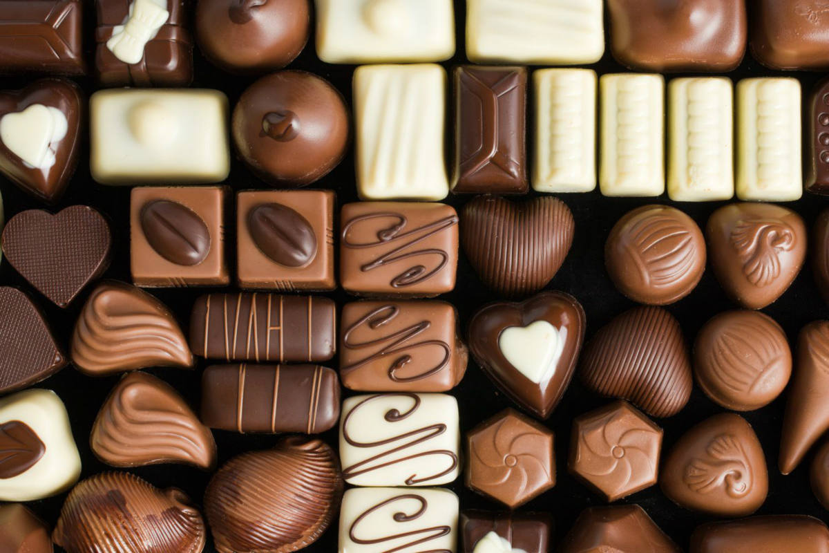 Solve Chocolate #1 jigsaw puzzle online with 77 pieces
