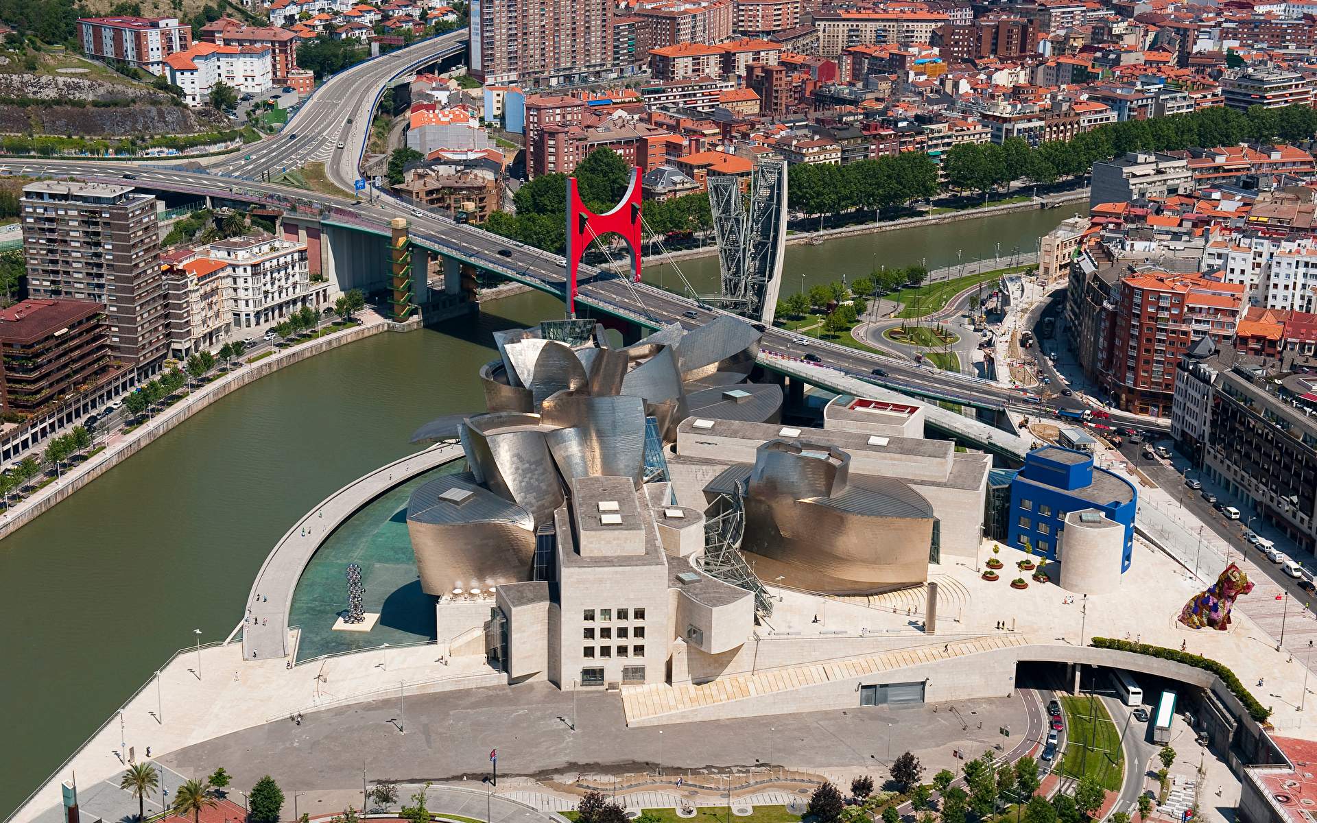 Solve Spain_Guggenheim_Museum_Bilbao jigsaw puzzle online with 228 pieces