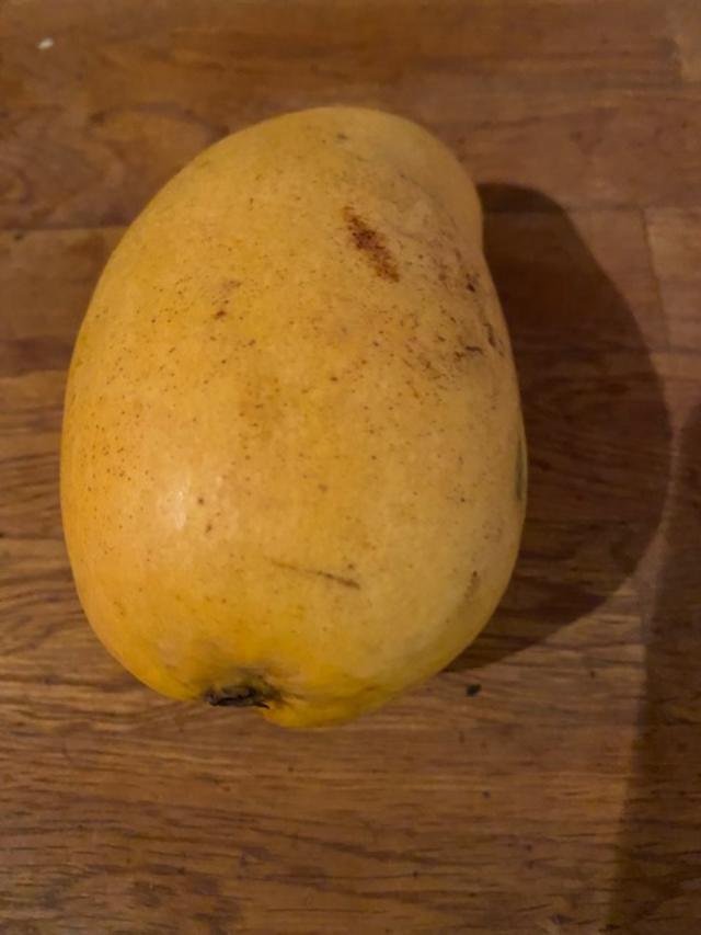 Solve Mango jigsaw puzzle online with 20 pieces